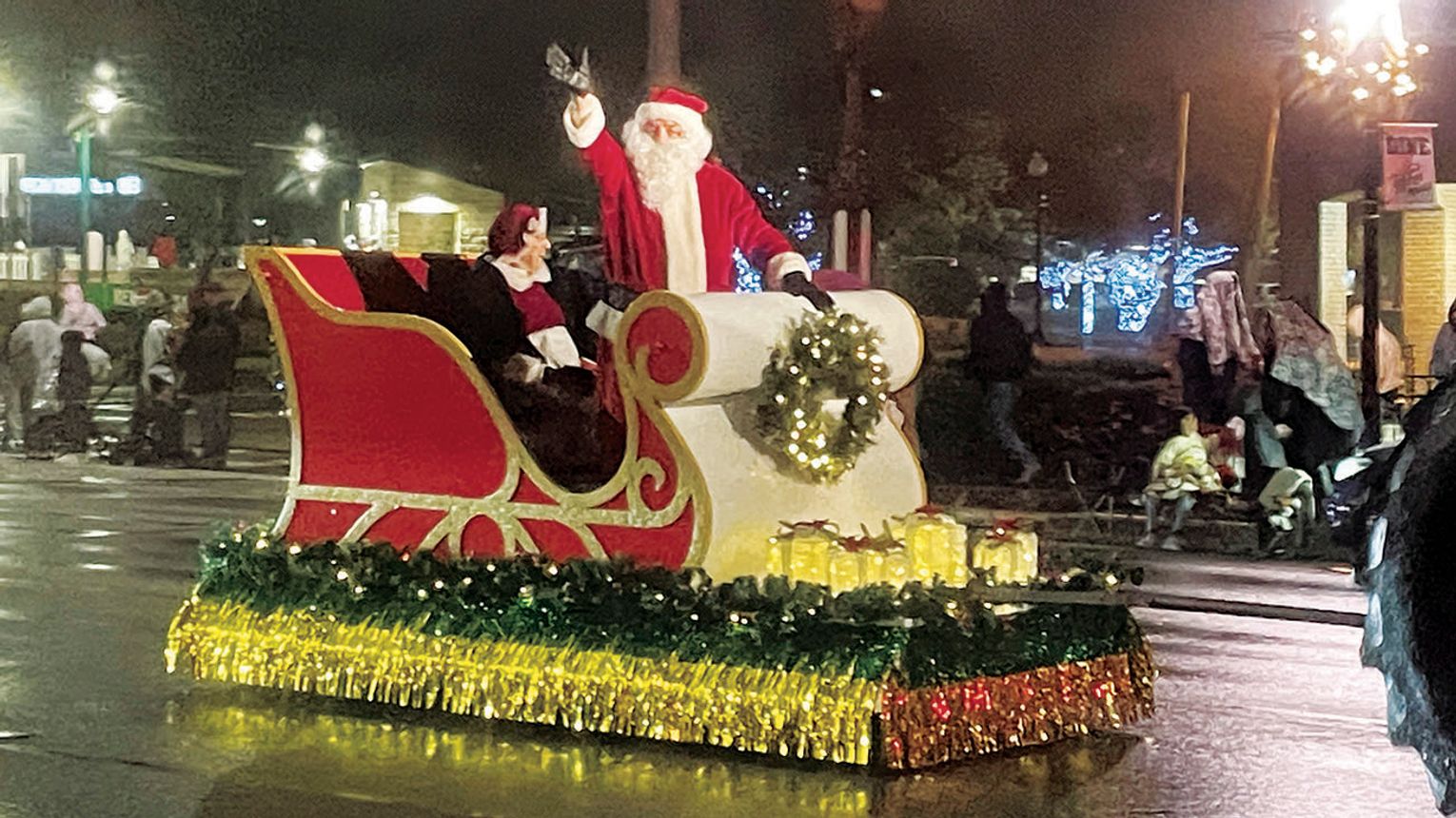 City of Taylor hosts Christmas Parade, Tree Lighting