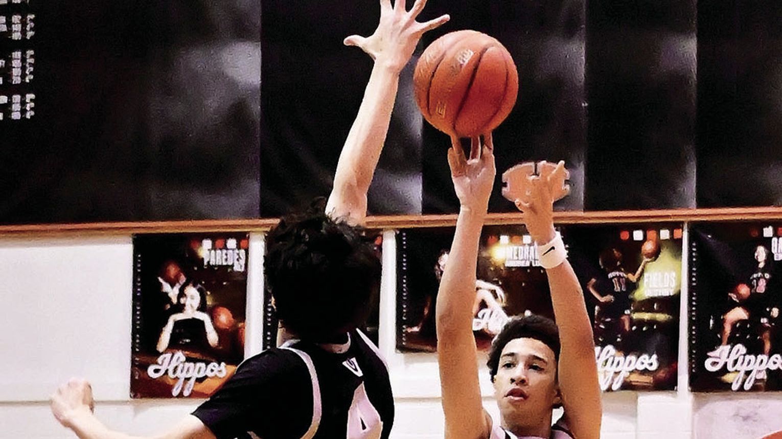 Hutto defeats Vipers, keeps playoff hopes alive
