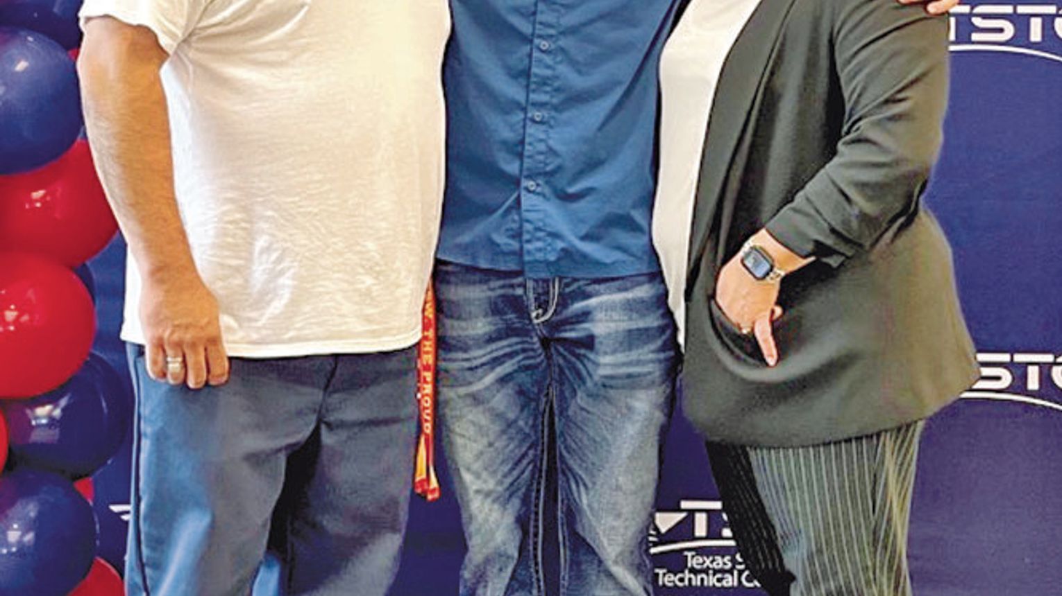 Taylor senior signs with TSTC